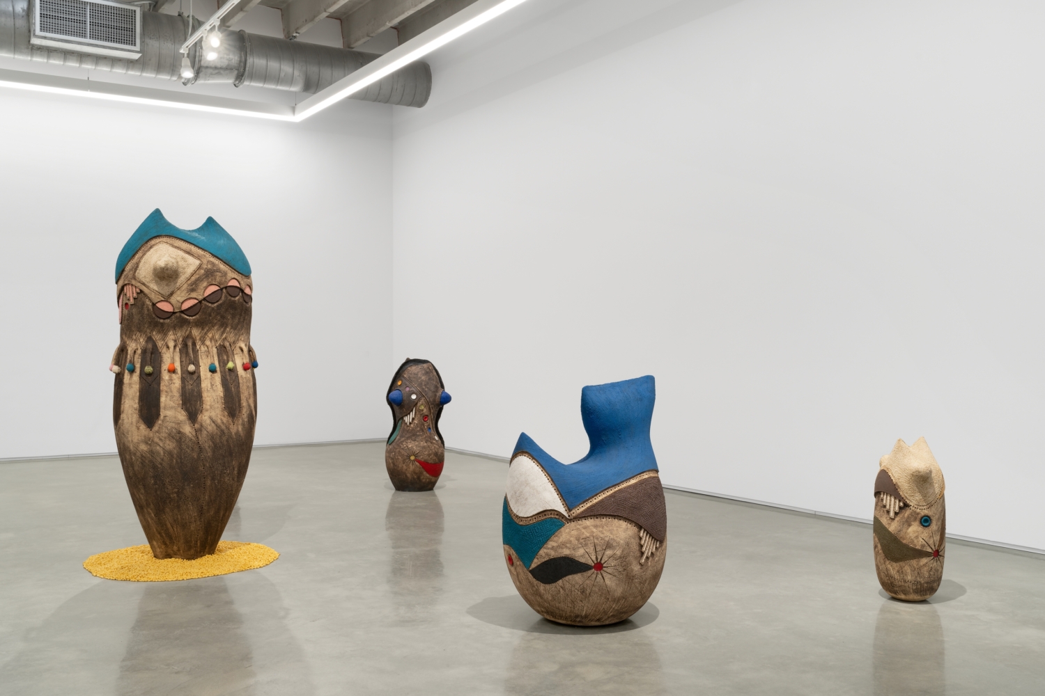 Simphiwe Mbunyuza: Inkobe, Umnandi Ngo Chubelana – Mindy Solomon Gallery